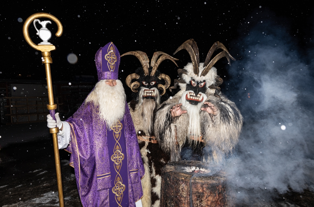 Láncos Miklós, Mikulás és krampuszok